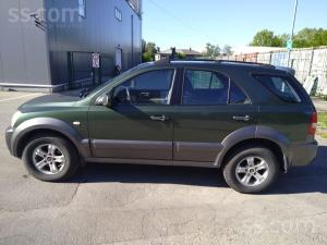 Green Kia Sorento 2006 in Riga, with an engine capacity of 2.50 L and mileage of 271 thousand km for 2250 €, photo 9 on AUTOMOTO.COM.LV
