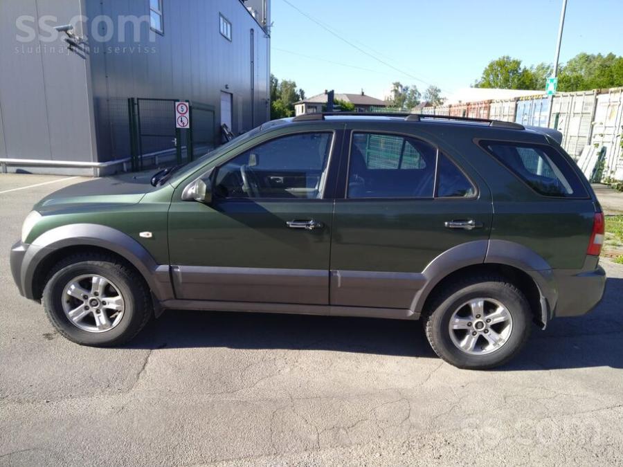 Green Kia Sorento 2006 in Riga, with an engine capacity of 2.50 L and mileage of 271 thousand km for 2250 €, photo 9 on AUTOMOTO.COM.LV