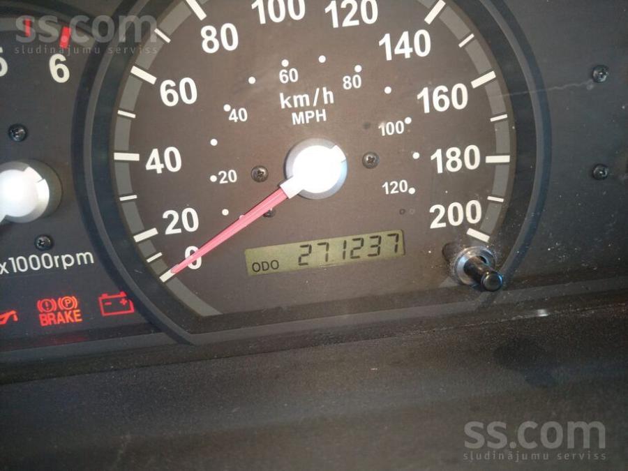 Green Kia Sorento 2006 in Riga, with an engine capacity of 2.50 L and mileage of 271 thousand km for 2250 €, photo 10 on AUTOMOTO.COM.LV