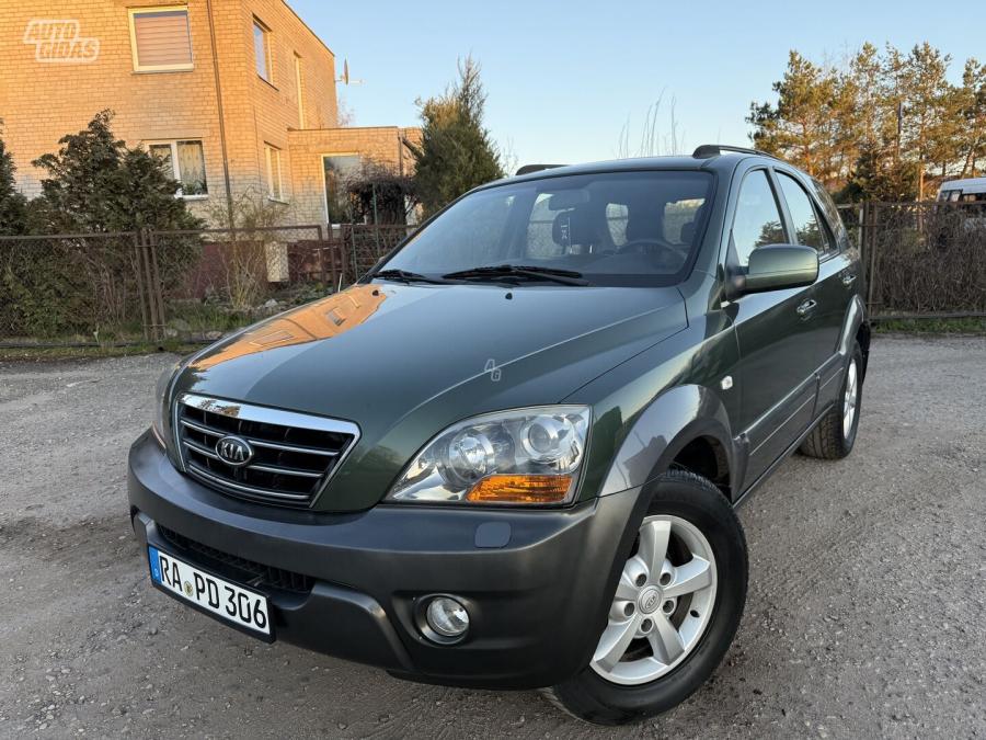 Green Kia Sorento 2009 in Prienai, with an engine capacity of 2.50 L and mileage of 269 thousand km for 3400 €, photo 1 on AUTOMOTO.COM.LV