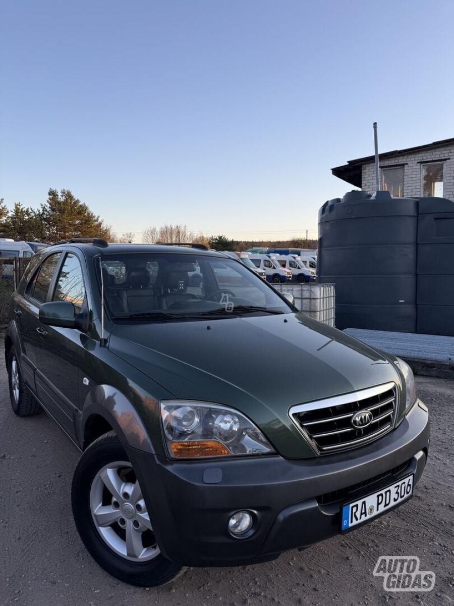 Green Kia Sorento 2009 in Prienai, with an engine capacity of 2.50 L and mileage of 269 thousand km for 3400 €, photo 5 on AUTOMOTO.COM.LV