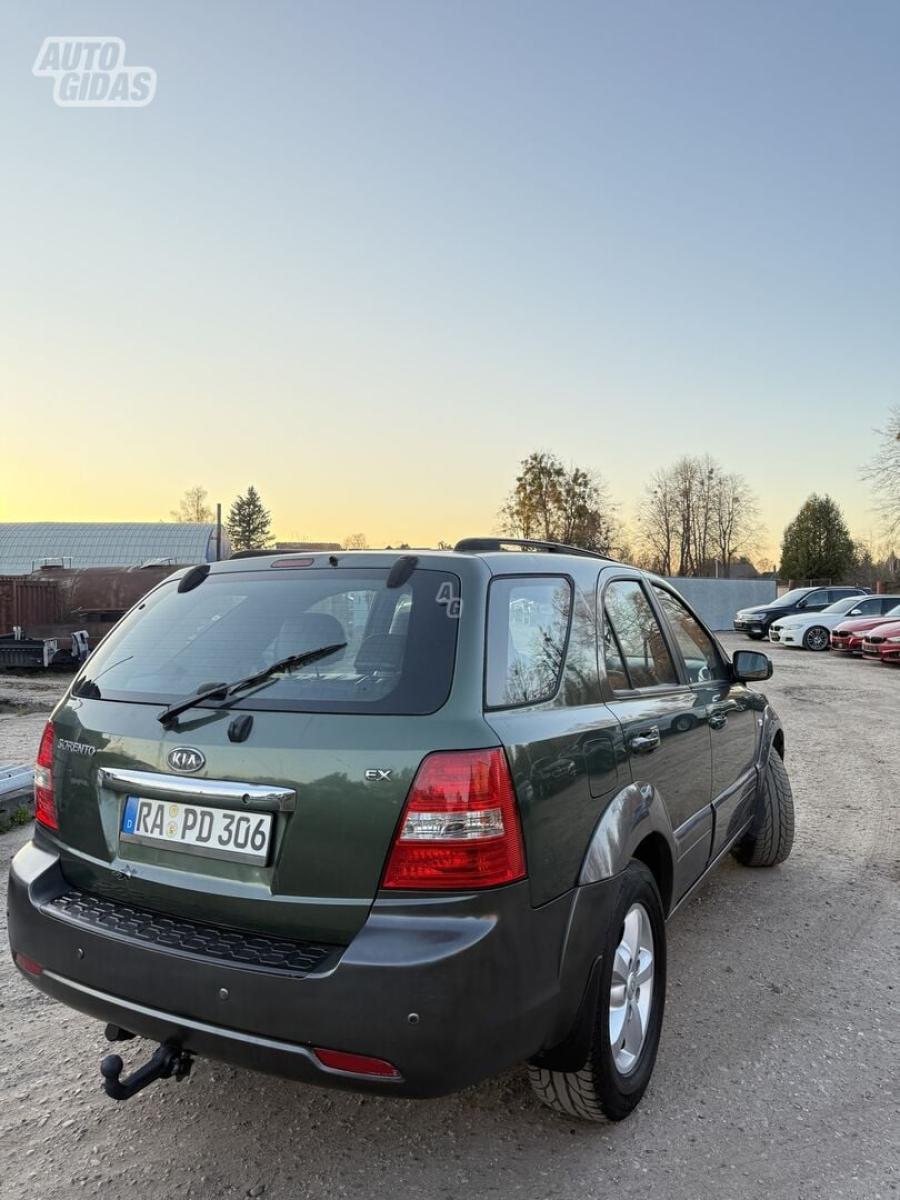 Green Kia Sorento 2009 in Prienai, with an engine capacity of 2.50 L and mileage of 269 thousand km for 3400 €, photo 8 on AUTOMOTO.COM.LV