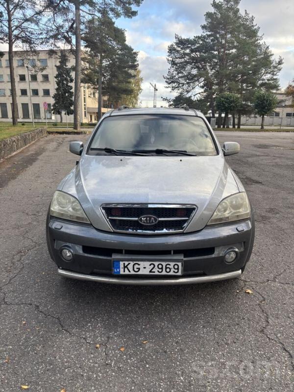 Pelēks Kia Sorento 2002 Talsi, ar dzinēja tilpumu 2.50 L un nobraukumu 234 tūkst. km par 2100 €, foto 1 vietnē AUTOMOTO.COM.LV
