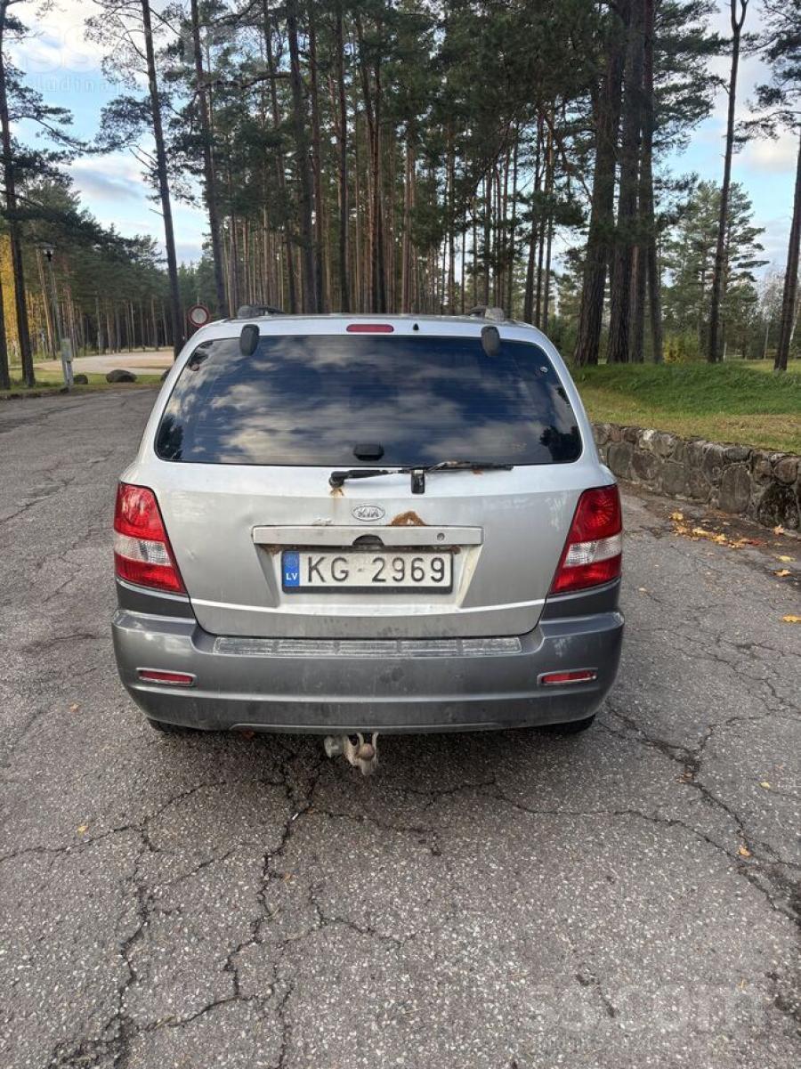 Pelēks Kia Sorento 2002 Talsi, ar dzinēja tilpumu 2.50 L un nobraukumu 234 tūkst. km par 2100 €, foto 4 vietnē AUTOMOTO.COM.LV