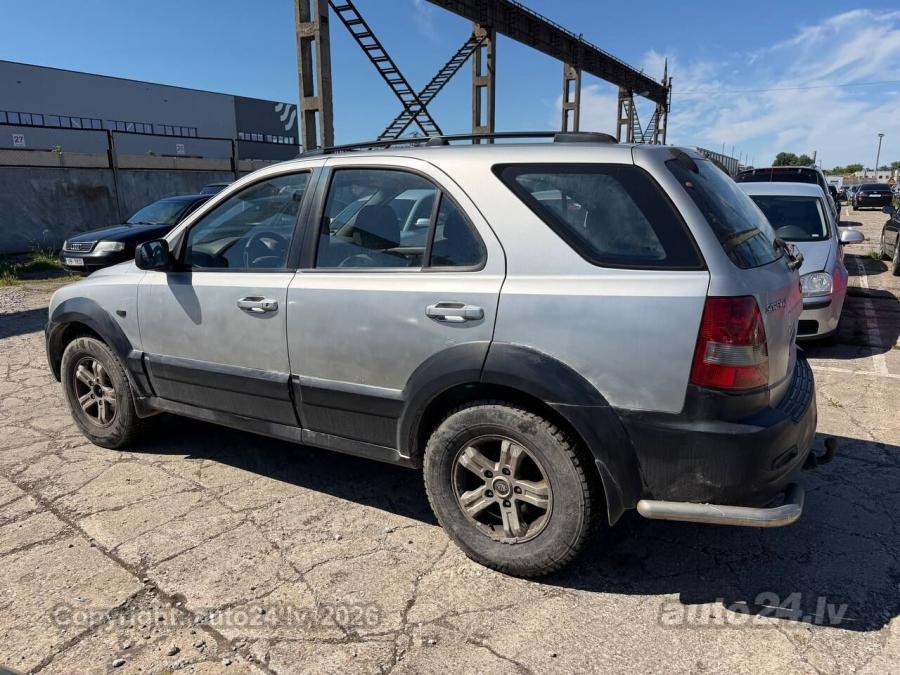 Pelēks Kia Sorento 2003 Tallina, ar dzinēja tilpumu 2.50 L un nobraukumu 398 tūkst. km par 999 €, foto 5 vietnē AUTOMOTO.COM.LV
