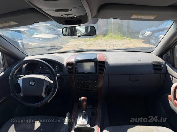 Pelēks Kia Sorento 2003 Tallina, ar dzinēja tilpumu 2.50 L un nobraukumu 398 tūkst. km par 999 €, foto 5 vietnē AUTOMOTO.COM.LV