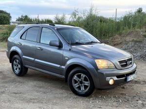 Grey Kia Sorento 2003 in Vilnius, with an engine capacity of 2.50 L and mileage of 300 thousand km for 1400 €, photo  on AUTOMOTO.COM.LV
