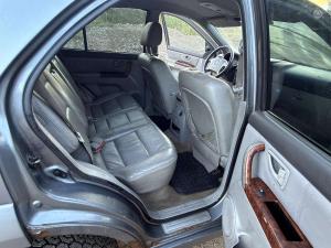 Grey Kia Sorento 2003 in Vilnius, with an engine capacity of 2.50 L and mileage of 300 thousand km for 1400 €, photo 8 on AUTOMOTO.COM.LV