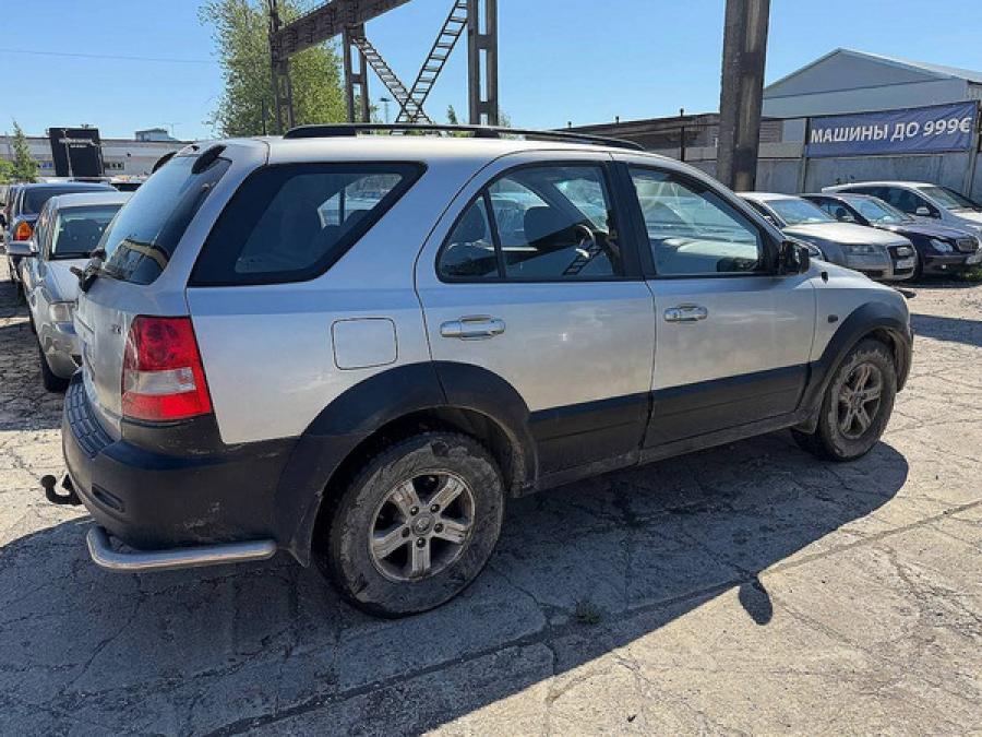 Pelēks Kia Sorento 2003 Tallina, ar dzinēja tilpumu 2.50 L un nobraukumu 398 tūkst. km par 799 €, foto 4 vietnē AUTOMOTO.COM.LV