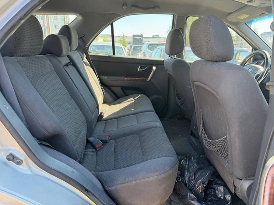 Pelēks Kia Sorento 2003 Tallina, ar dzinēja tilpumu 2.50 L un nobraukumu 398 tūkst. km par 799 €, foto 7 vietnē AUTOMOTO.COM.LV
