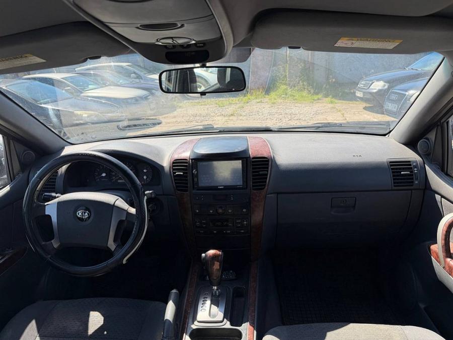 Pelēks Kia Sorento 2003 Tallina, ar dzinēja tilpumu 2.50 L un nobraukumu 398 tūkst. km par 799 €, foto 13 vietnē AUTOMOTO.COM.LV