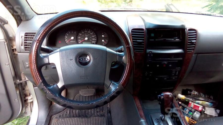 Pelēks Kia Sorento 2003 Preiļi, ar dzinēja tilpumu 2.50 L un nobraukumu 375 tūkst. km par 2200 €, foto 5 vietnē AUTOMOTO.COM.LV