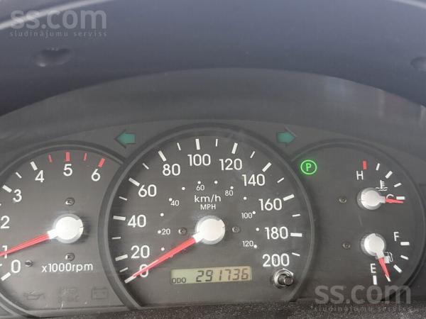 Pelēks Kia Sorento 2004 Daugavpils, ar dzinēja tilpumu 2.40 L un nobraukumu 292 tūkst. km par 1950 €, foto 9 vietnē AUTOMOTO.COM.LV