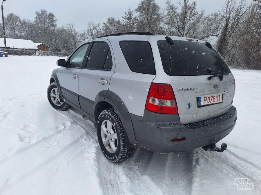 Pelēks Kia Sorento 2004 Prienai, ar dzinēja tilpumu 2.50 L un nobraukumu 300 tūkst. km par 2350 €, foto 2 vietnē AUTOMOTO.COM.LV