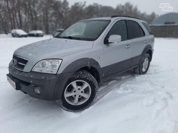 Pelēks Kia Sorento 2004 Prienai, ar dzinēja tilpumu 2.50 L un nobraukumu 300 tūkst. km par 2350 €, foto 3 vietnē AUTOMOTO.COM.LV