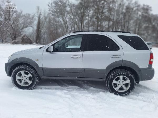 Pelēks Kia Sorento 2004 Prienai, ar dzinēja tilpumu 2.50 L un nobraukumu 300 tūkst. km par 2350 €, foto 5 vietnē AUTOMOTO.COM.LV