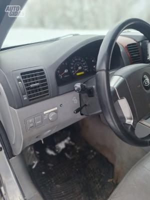 Pelēks Kia Sorento 2004 Prienai, ar dzinēja tilpumu 2.50 L un nobraukumu 300 tūkst. km par 2350 €, foto 14 vietnē AUTOMOTO.COM.LV