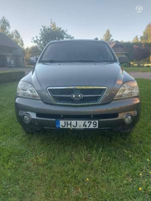 Pelēks Kia Sorento 2004 Šilutė, ar dzinēja tilpumu 2.50 L un nobraukumu 263 tūkst. km par 2050 €, foto  vietnē AUTOMOTO.COM.LV