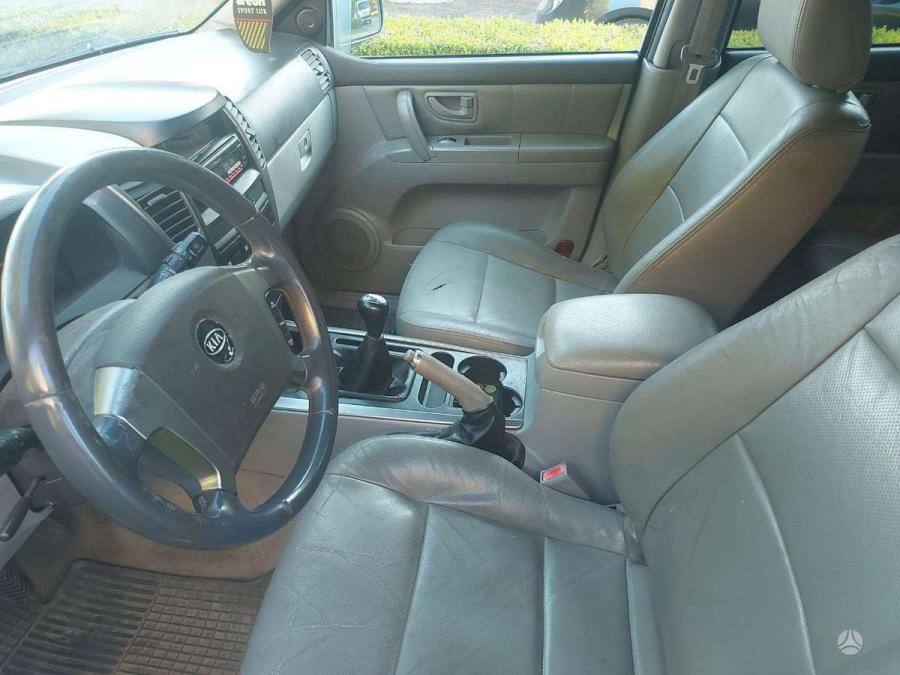 Pelēks Kia Sorento 2004 Šilutė, ar dzinēja tilpumu 2.50 L un nobraukumu 263 tūkst. km par 2050 €, foto 6 vietnē AUTOMOTO.COM.LV