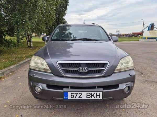 Grey Kia Sorento 2004 in Tallinn, with an engine capacity of 2.50 L and mileage of 182 thousand km for 1999 €, photo 1 on AUTOMOTO.COM.LV