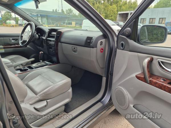 Grey Kia Sorento 2004 in Tallinn, with an engine capacity of 2.50 L and mileage of 182 thousand km for 1999 €, photo 11 on AUTOMOTO.COM.LV