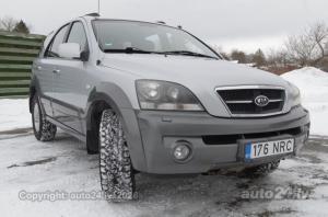 Pelēks Kia Sorento 2005 Tallina, ar dzinēja tilpumu 2.50 L un nobraukumu 0 tūkst. km par 2200 €, foto  vietnē AUTOMOTO.COM.LV
