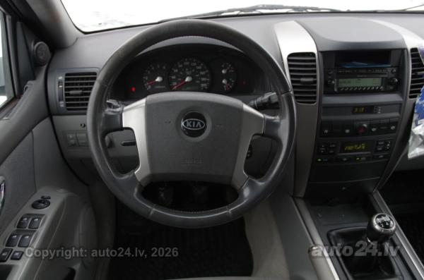 Pelēks Kia Sorento 2005 Tallina, ar dzinēja tilpumu 2.50 L un nobraukumu 0 tūkst. km par 2200 €, foto 4 vietnē AUTOMOTO.COM.LV