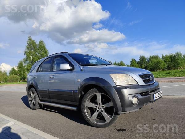 Pelēks Kia Sorento 2005 Jelgava, ar dzinēja tilpumu 2.50 L un nobraukumu 259 tūkst. km par 1750 €, foto 2 vietnē AUTOMOTO.COM.LV