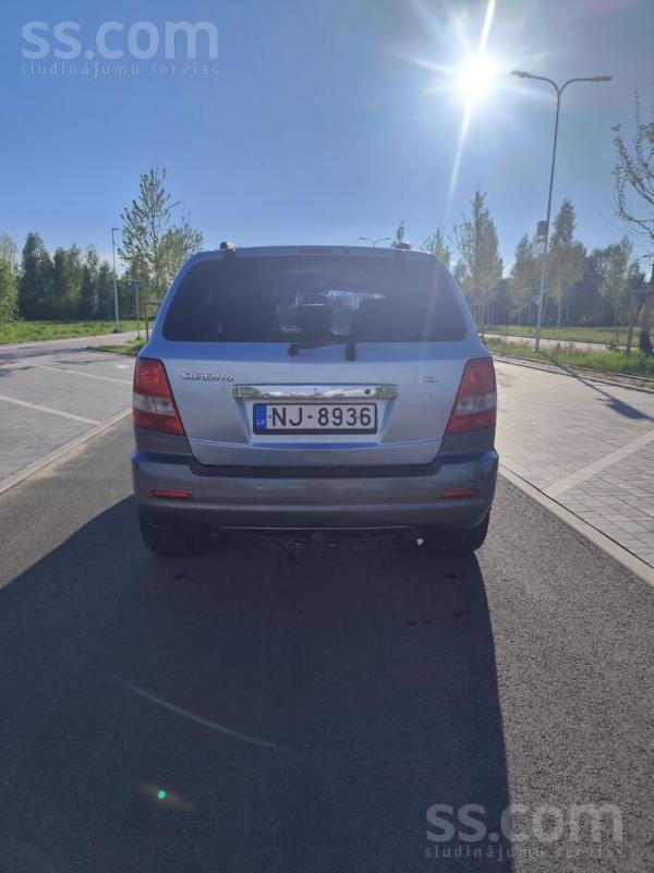 Pelēks Kia Sorento 2005 Jelgava, ar dzinēja tilpumu 2.50 L un nobraukumu 259 tūkst. km par 1750 €, foto 4 vietnē AUTOMOTO.COM.LV