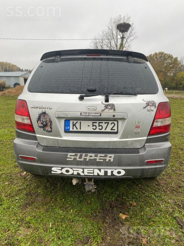 Pelēks Kia Sorento 2005 Saldus, ar dzinēja tilpumu 2.50 L un nobraukumu 243 tūkst. km par 3000 €, foto 4 vietnē AUTOMOTO.COM.LV