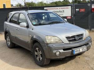 Grey Kia Sorento 2005 in Siauliai, with an engine capacity of 2.50 L and mileage of 310 thousand km for 1000 €, photo  on AUTOMOTO.COM.LV