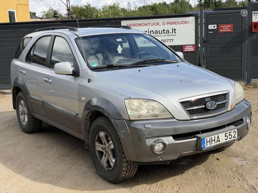 Pelēks Kia Sorento 2005 Šauļi, ar dzinēja tilpumu 2.50 L un nobraukumu 310 tūkst. km par 1000 €, foto 1 vietnē AUTOMOTO.COM.LV