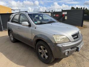 Pelēks Kia Sorento 2005 Šauļi, ar dzinēja tilpumu 2.50 L un nobraukumu 310 tūkst. km par 1000 €, foto 3 vietnē AUTOMOTO.COM.LV
