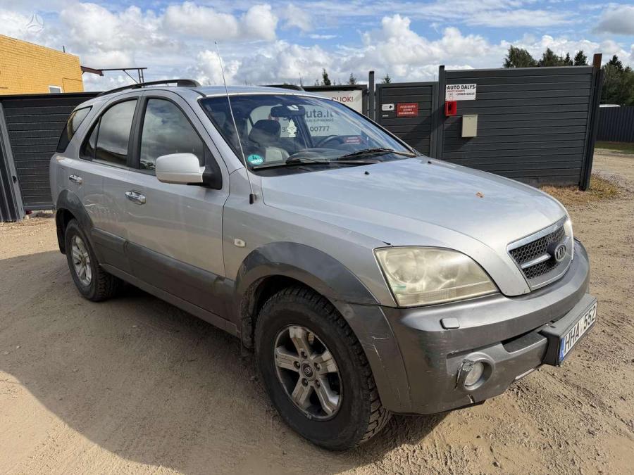 Pelēks Kia Sorento 2005 Šauļi, ar dzinēja tilpumu 2.50 L un nobraukumu 310 tūkst. km par 1000 €, foto 3 vietnē AUTOMOTO.COM.LV