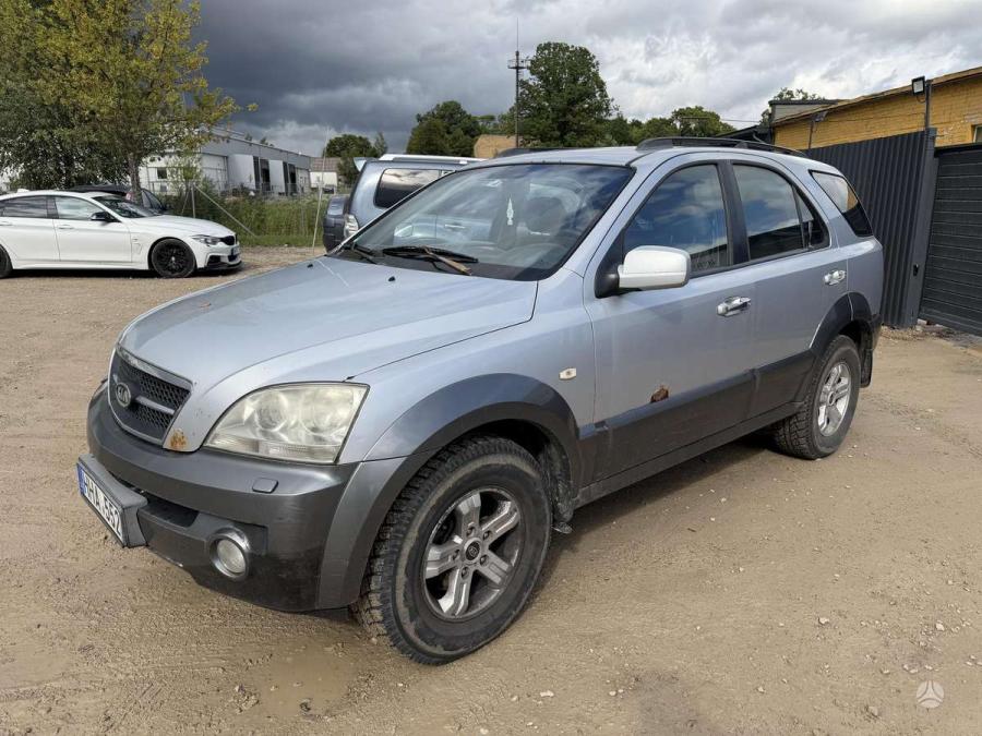 Pelēks Kia Sorento 2005 Šauļi, ar dzinēja tilpumu 2.50 L un nobraukumu 310 tūkst. km par 1000 €, foto 9 vietnē AUTOMOTO.COM.LV