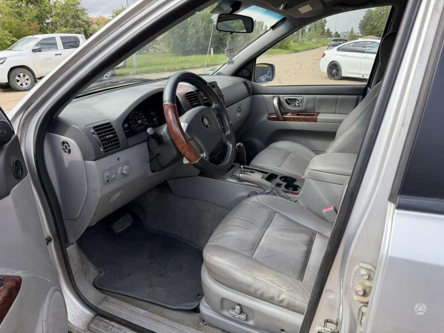 Pelēks Kia Sorento 2005 Šauļi, ar dzinēja tilpumu 2.50 L un nobraukumu 310 tūkst. km par 1000 €, foto 10 vietnē AUTOMOTO.COM.LV
