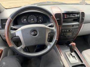 Pelēks Kia Sorento 2005 Šauļi, ar dzinēja tilpumu 2.50 L un nobraukumu 310 tūkst. km par 1000 €, foto 11 vietnē AUTOMOTO.COM.LV