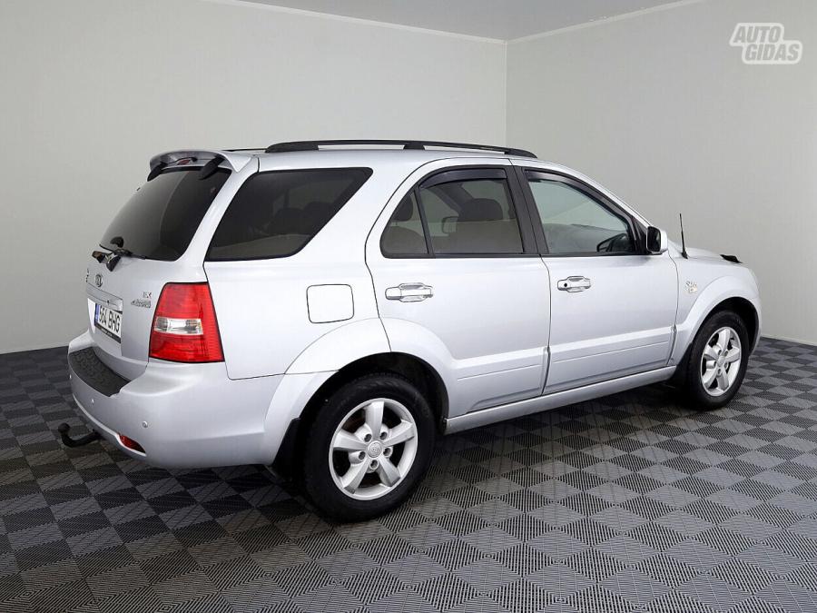 Pelēks Kia Sorento 2006 Tallina, ar dzinēja tilpumu 2.50 L un nobraukumu 244 tūkst. km par 2799 €, foto 3 vietnē AUTOMOTO.COM.LV