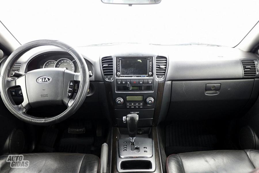 Pelēks Kia Sorento 2006 Tallina, ar dzinēja tilpumu 2.50 L un nobraukumu 244 tūkst. km par 2799 €, foto 5 vietnē AUTOMOTO.COM.LV