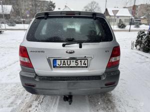 Grey Kia Sorento 2006 in Kaunas, with an engine capacity of 2.50 L and mileage of 200 thousand km for 2000 €, photo 8 on AUTOMOTO.COM.LV