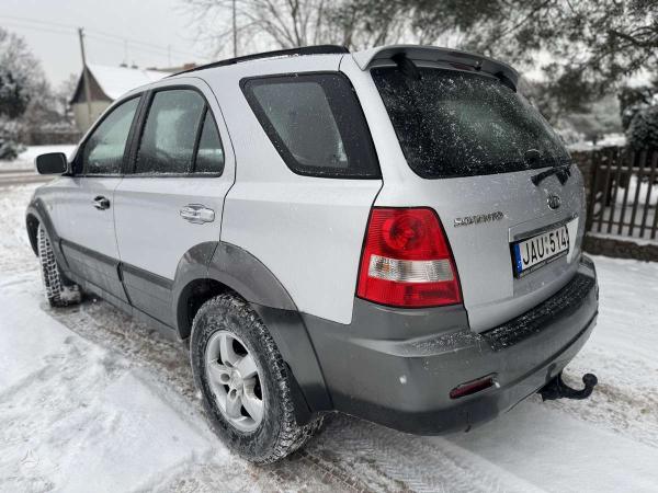 Grey Kia Sorento 2006 in Kaunas, with an engine capacity of 2.50 L and mileage of 200 thousand km for 2000 €, photo 10 on AUTOMOTO.COM.LV