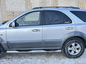 Grey Kia Sorento 2006 in Ukmerge, with an engine capacity of 2.50 L and mileage of 350 thousand km for 1350 €, photo 5 on AUTOMOTO.COM.LV