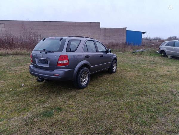 Pelēks Kia Sorento 2006 Šilutė, ar dzinēja tilpumu 2.50 L un nobraukumu 26 tūkst. km par 2700 €, foto 3 vietnē AUTOMOTO.COM.LV