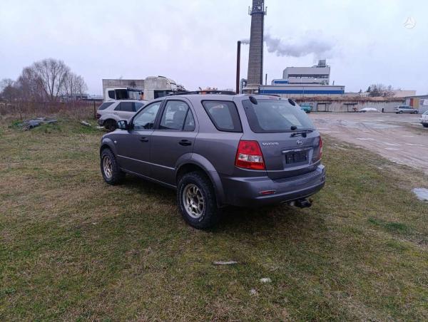 Pelēks Kia Sorento 2006 Šilutė, ar dzinēja tilpumu 2.50 L un nobraukumu 26 tūkst. km par 2700 €, foto 4 vietnē AUTOMOTO.COM.LV