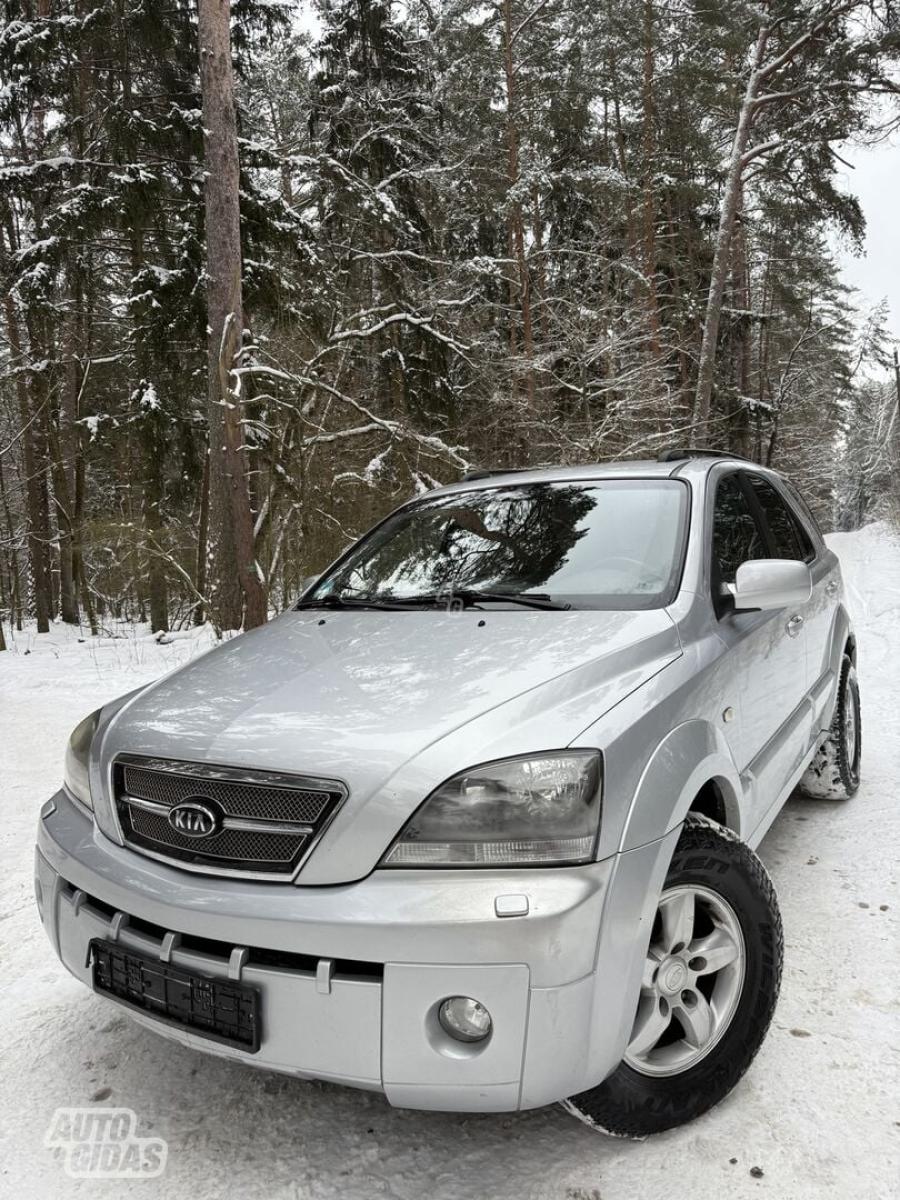 Grey Kia Sorento 2006 in Prienai, with an engine capacity of 2.50 L and mileage of 234 thousand km for 2650 €, photo 2 on AUTOMOTO.COM.LV