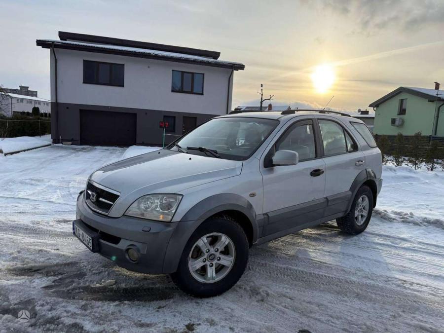 Pelēks Kia Sorento 2006 Kauņa, ar dzinēja tilpumu 2.50 L un nobraukumu 300 tūkst. km par 1600 €, foto 1 vietnē AUTOMOTO.COM.LV