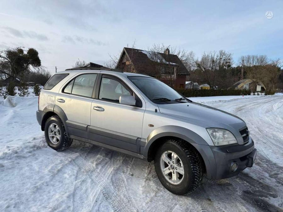 Pelēks Kia Sorento 2006 Kauņa, ar dzinēja tilpumu 2.50 L un nobraukumu 300 tūkst. km par 1600 €, foto 3 vietnē AUTOMOTO.COM.LV