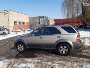 Grey Kia Sorento 2006 in Kaunas, with an engine capacity of 2.50 L and mileage of 350 thousand km for 1600 €, photo  on AUTOMOTO.COM.LV