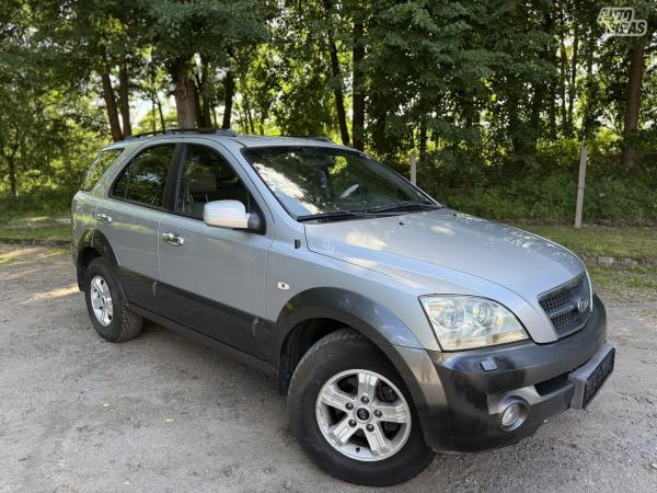Grey Kia Sorento 2006 in Prienai, with an engine capacity of 2.50 L and mileage of 210 thousand km for 2500 €, photo 7 on AUTOMOTO.COM.LV