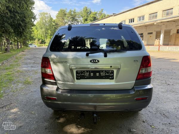 Grey Kia Sorento 2006 in Prienai, with an engine capacity of 2.50 L and mileage of 210 thousand km for 2500 €, photo 9 on AUTOMOTO.COM.LV